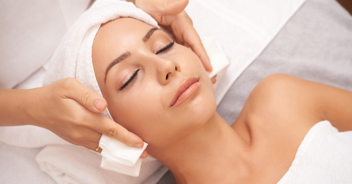 Detox facial | Rejuvenece tu piel con una limpieza… | MIRIAM Salón